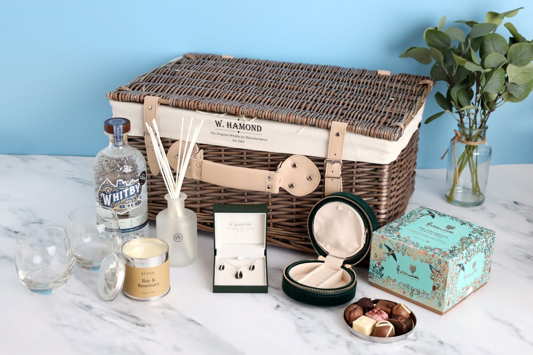 The Victoria Hamper S260 | W Hamond Fine Jewellery